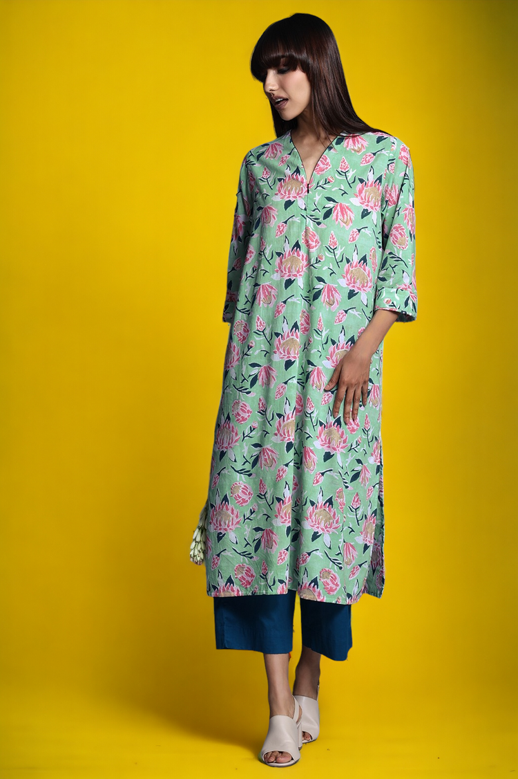 Upto 50% off on women's clothing | Sale on - maati crafts