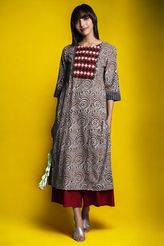 Upto 50% off on women's clothing | Sale on - maati crafts