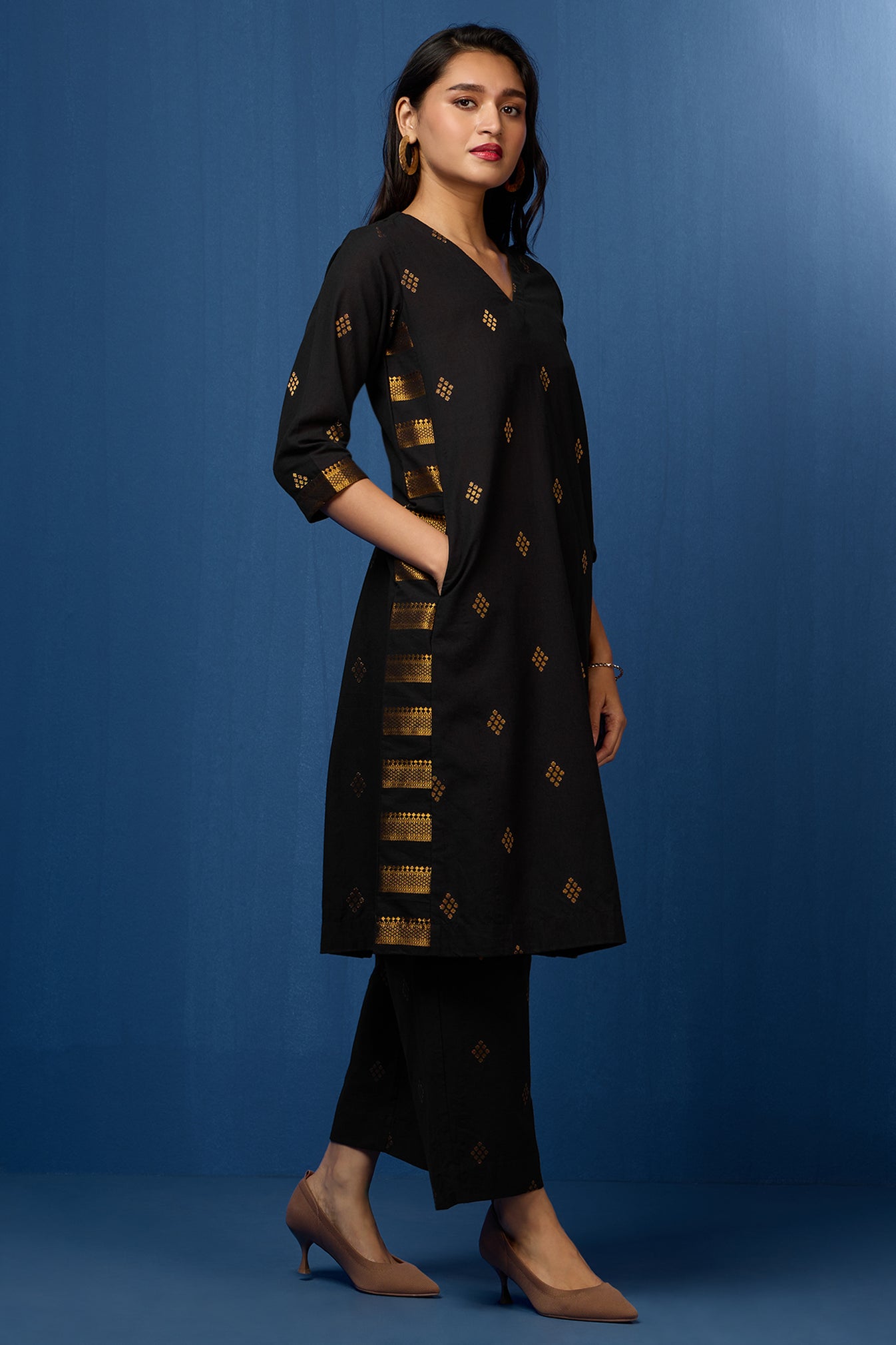 v-neck kurta with side panels and pockets - inky midnight & floral rad ...