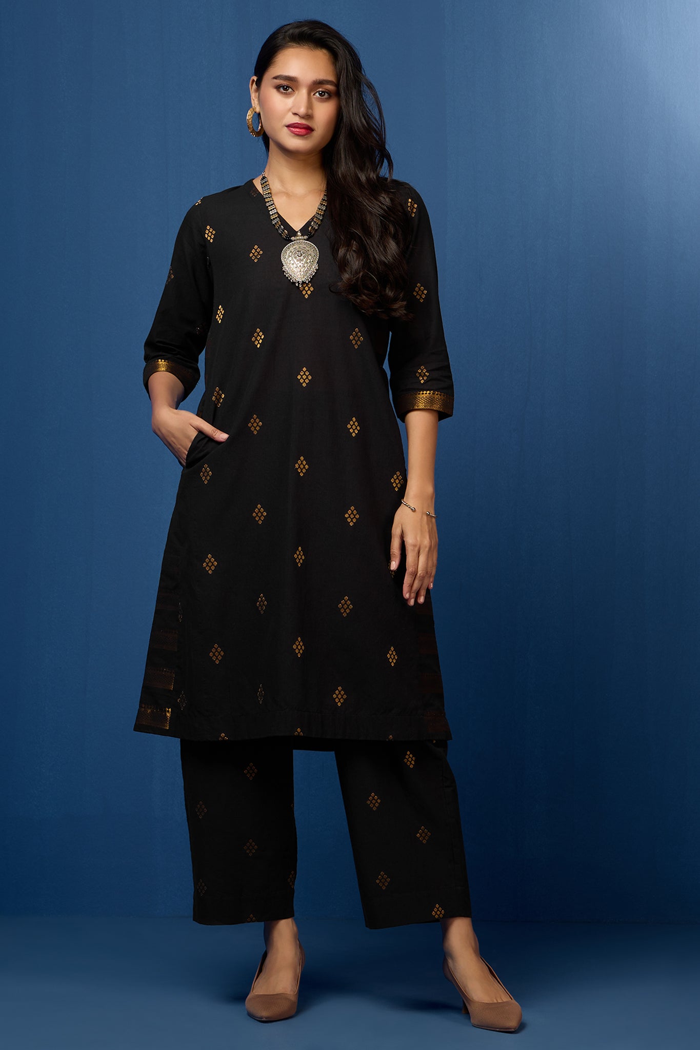 v-neck kurta with side panels and pockets - inky midnight & floral rad ...