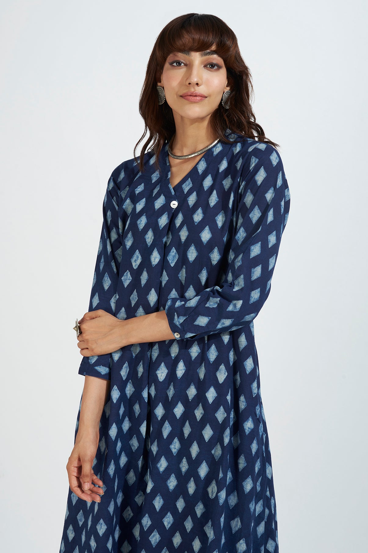 single box pleat v-neck kurta - enchanting indigo & symmetry charm ...