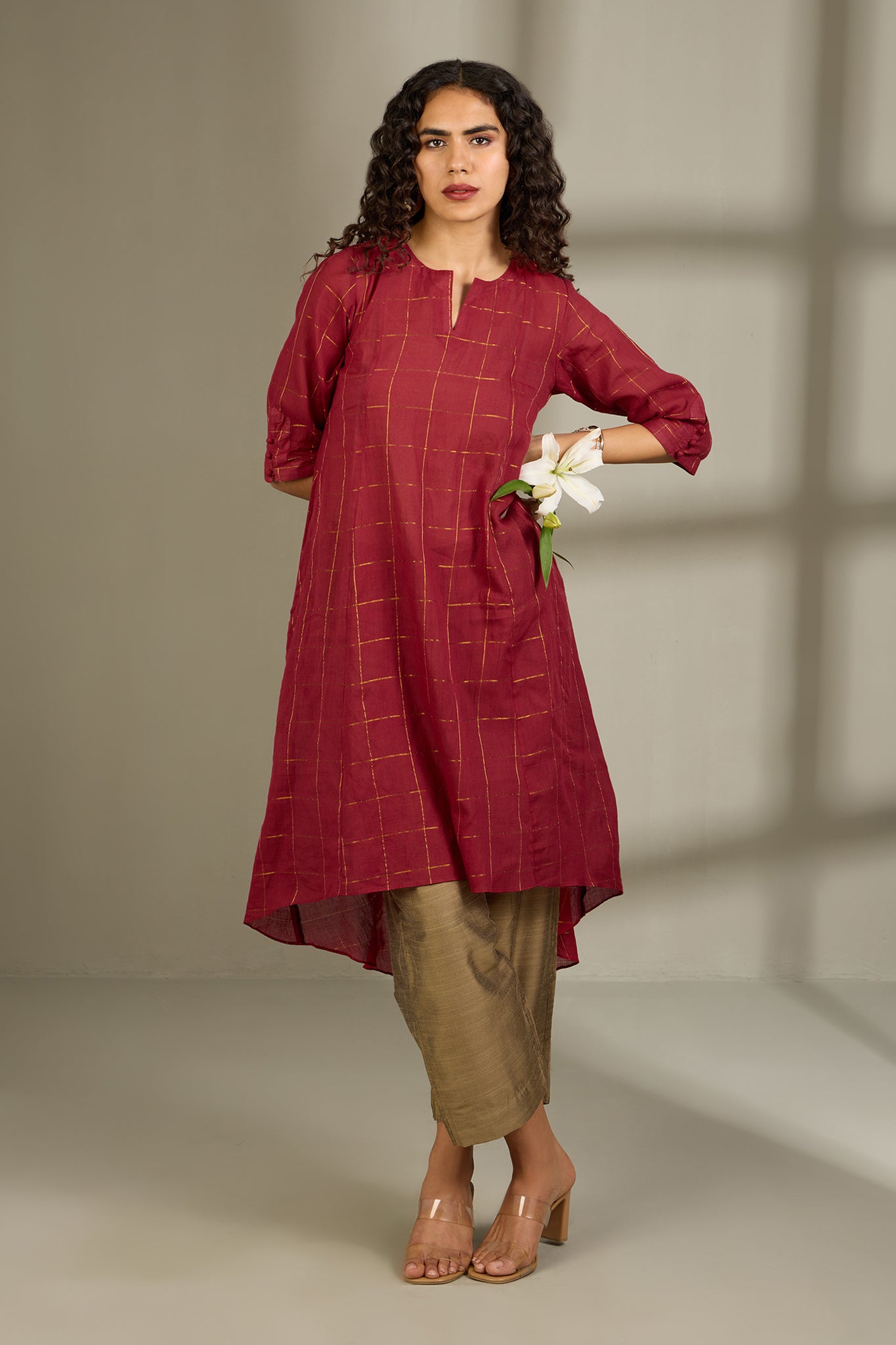 Amber Gridlight Asymmetrical Hemline Kurta - maati crafts