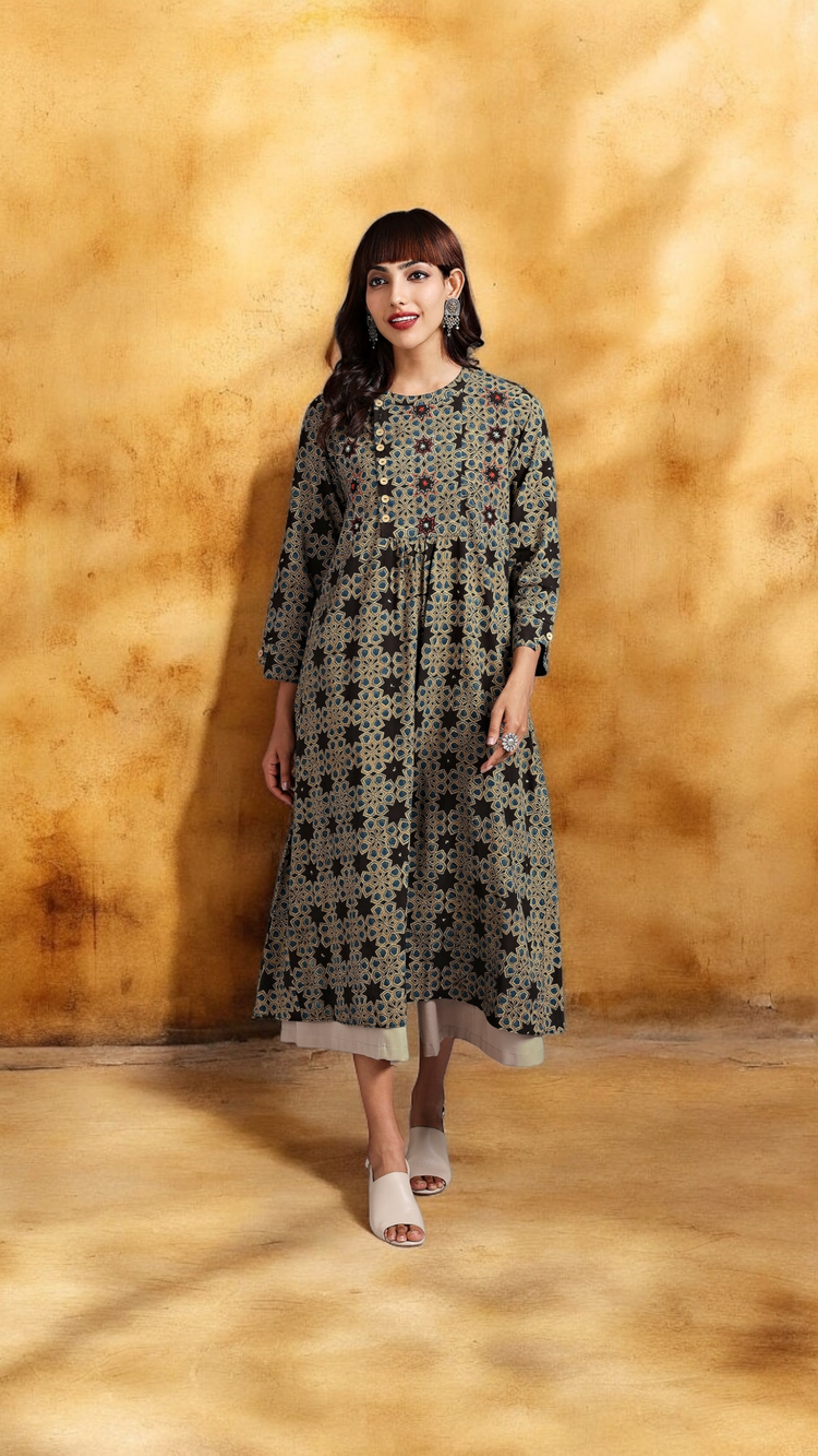 Upto 50% off on women's clothing | Sale on - maati crafts