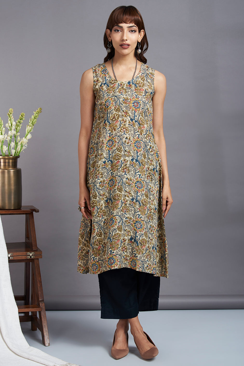 Upto 50% off on women's clothing | Sale on - maati crafts