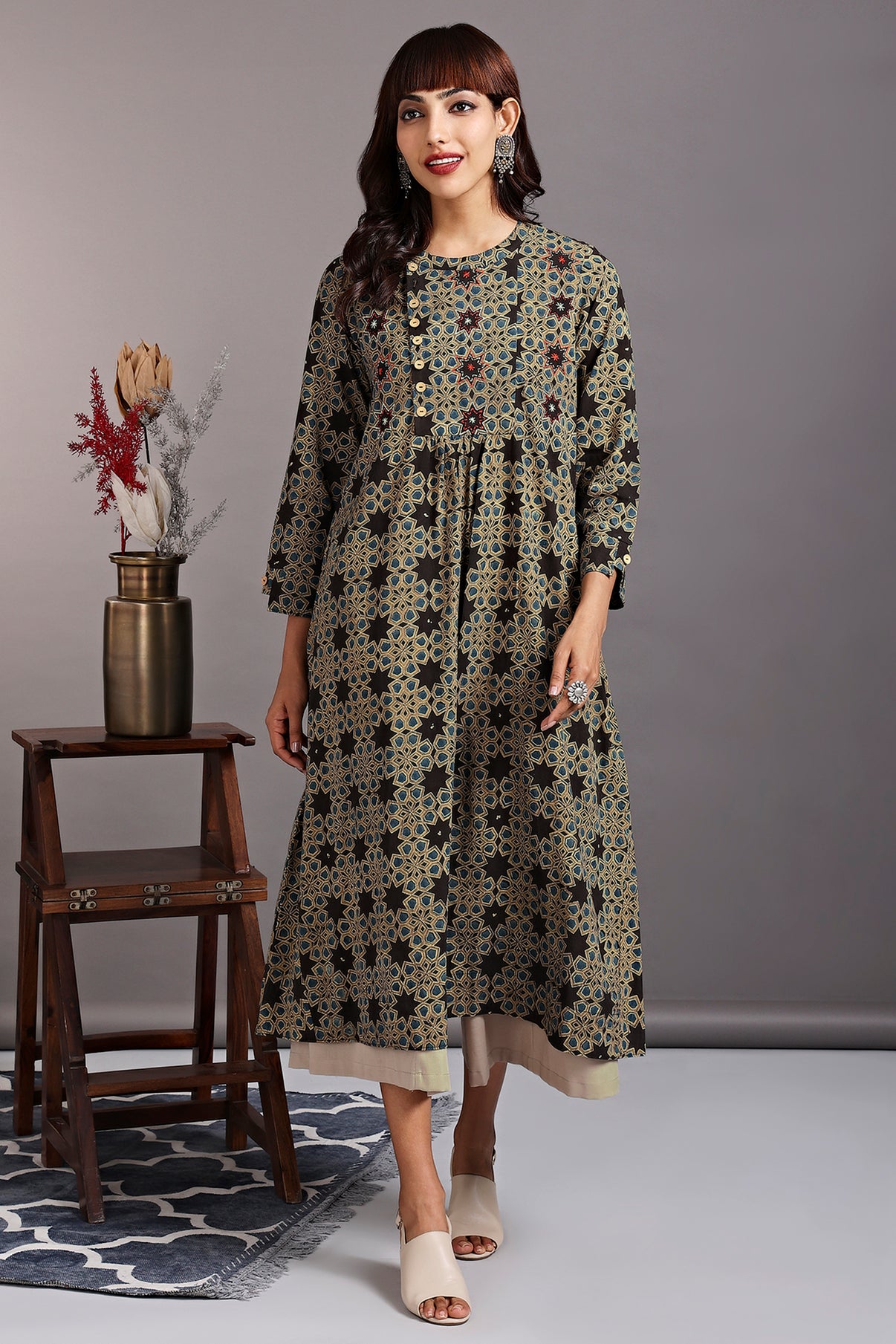 zen yoke gather kurta - hickory brown & stargazer lily - maati crafts