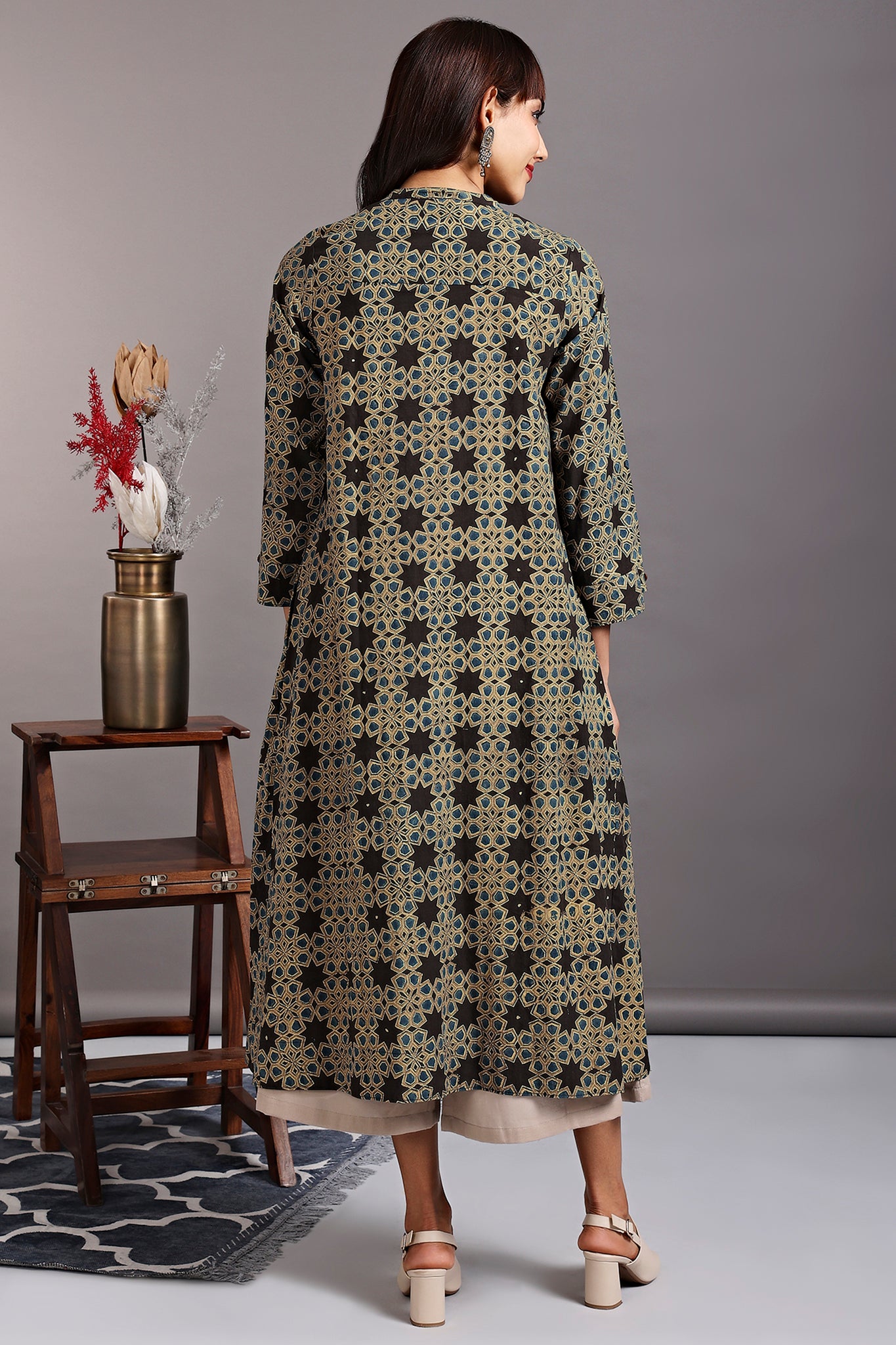 zen yoke gather kurta - hickory brown & stargazer lily - maati crafts
